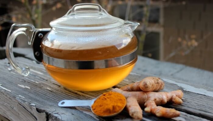 Beneficios de tomar té de cúrcuma - Natureview